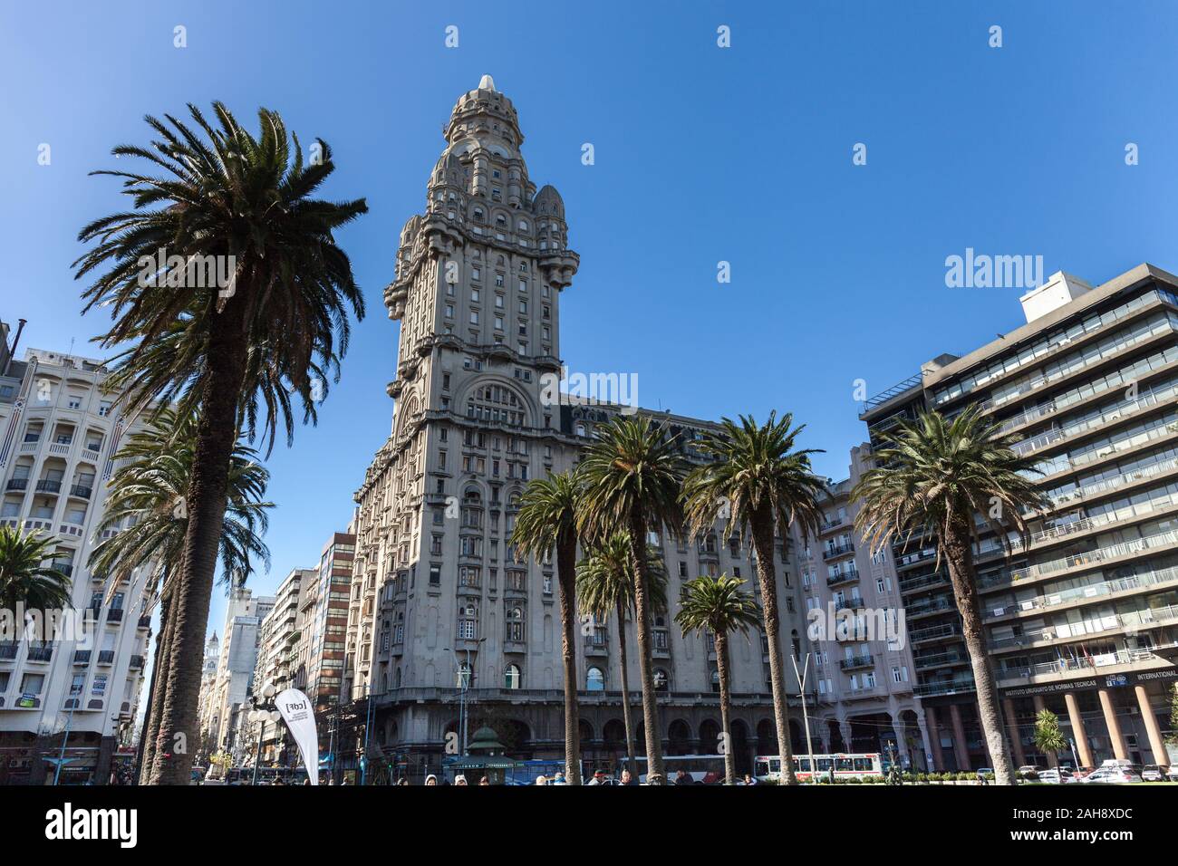 Plaza independencia montevideo, uruguay hi-res stock photography and ...