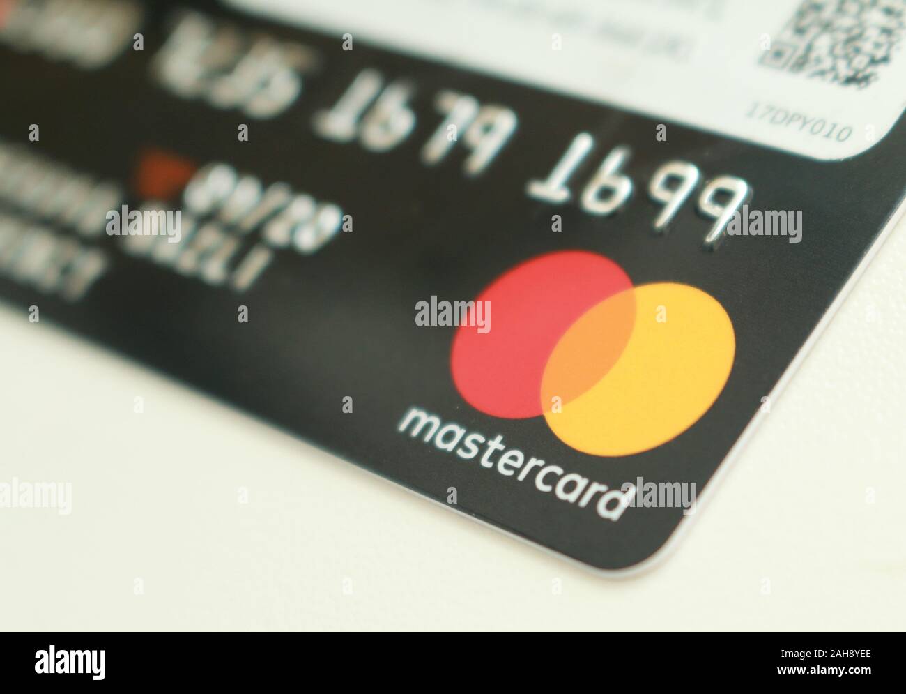 Mastercard new logo card hi-res stock photography and images - Alamy