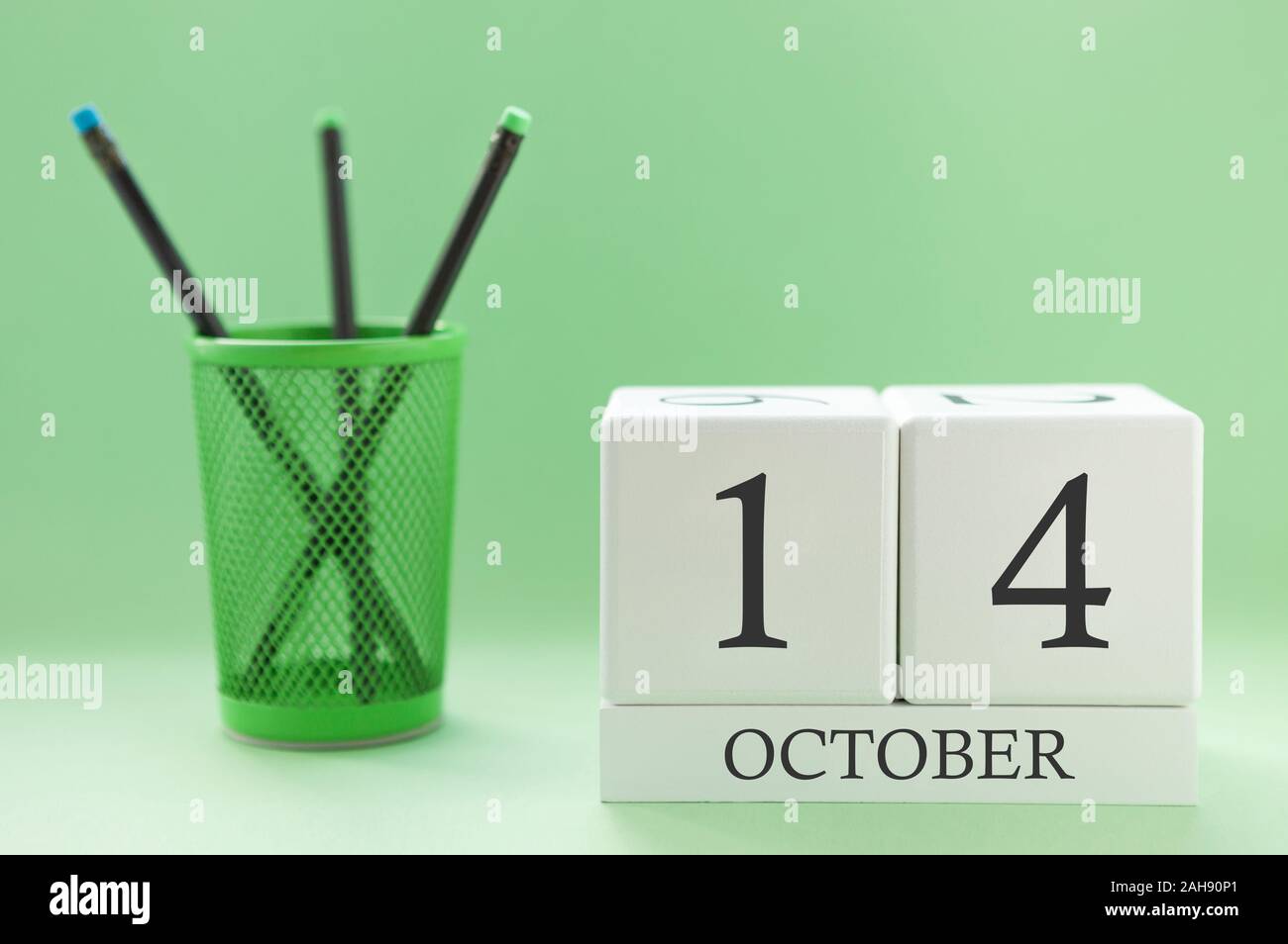 October 14 calendar time hi-res stock photography and images - Alamy
