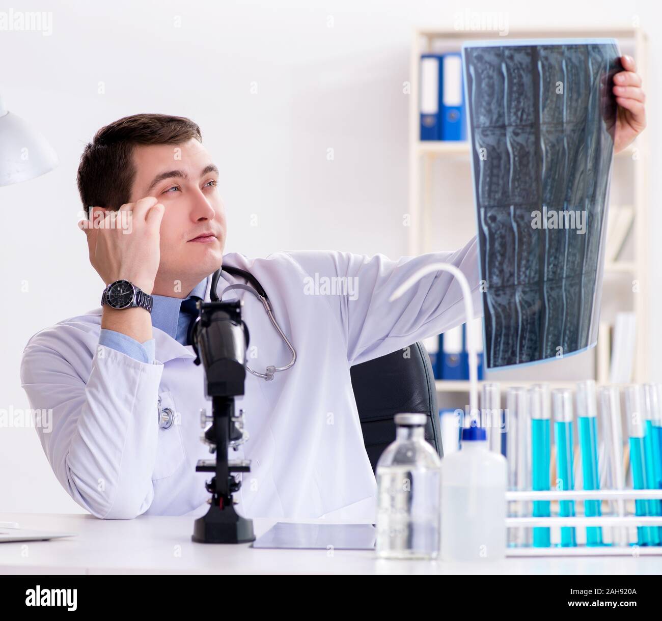 Lab looking at ct scan researcher hi-res stock photography and images ...