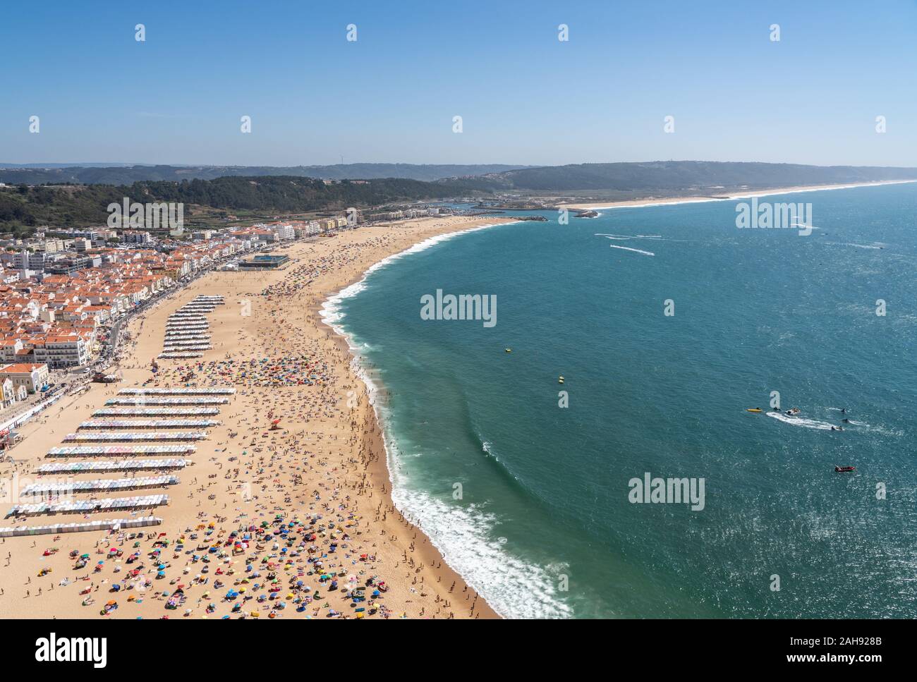 Crowded background hi-res stock photography and images - Alamy