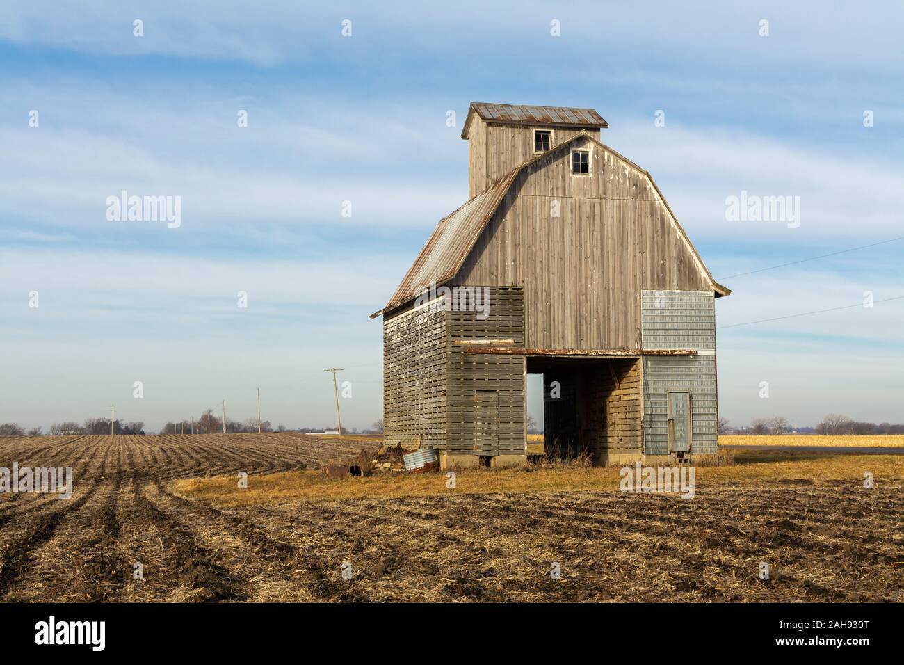 Old Corn Crib High Resolution Stock Photography and Images - Alamy