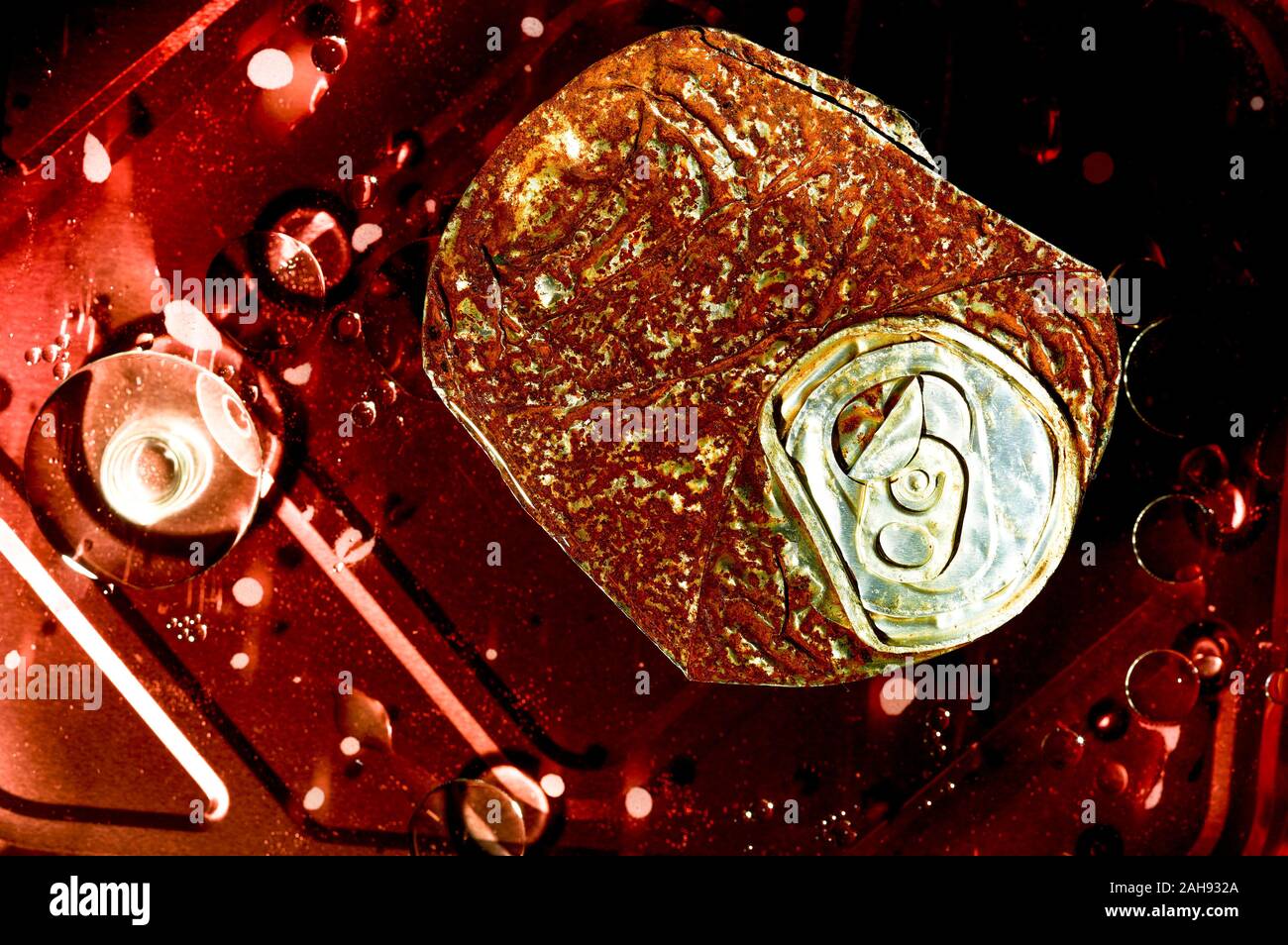 Flattened soft drinks can hi-res stock photography and images - Alamy