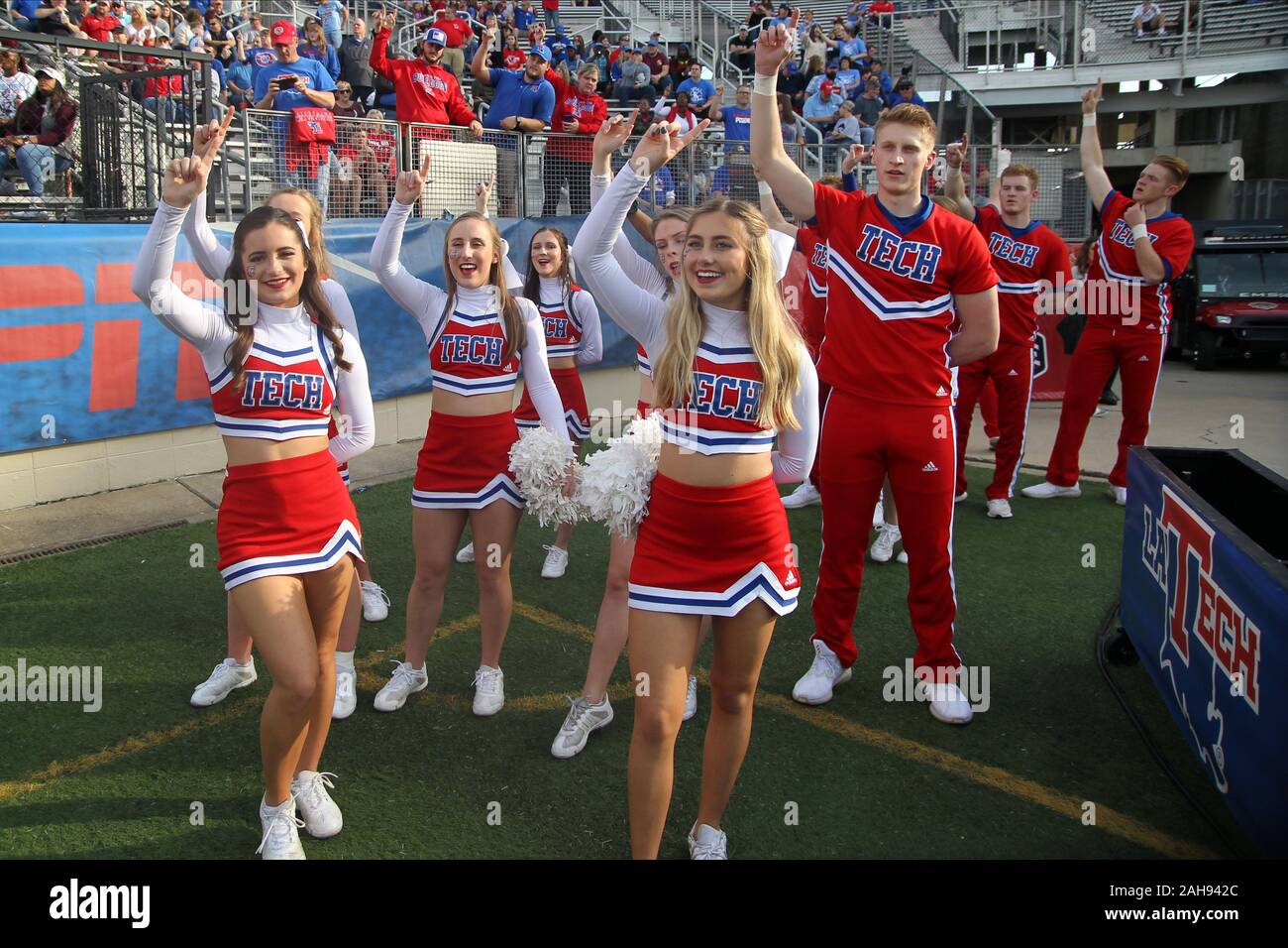 La tech cheerleaders hi-res stock photography and images - Alamy