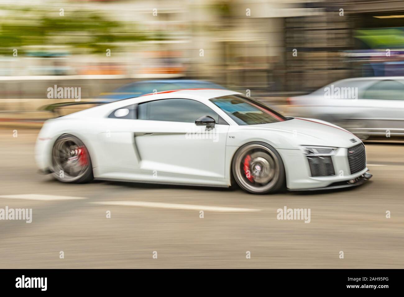 Sports car speeding hi-res stock photography and images - Alamy