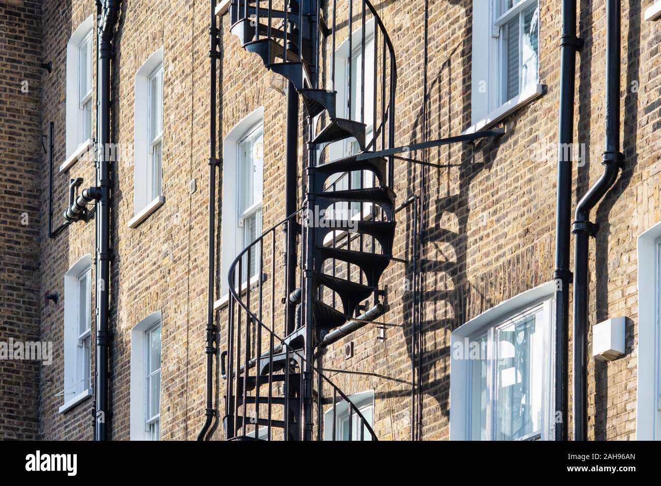External fire escape staircase hi-res stock photography and images - Alamy