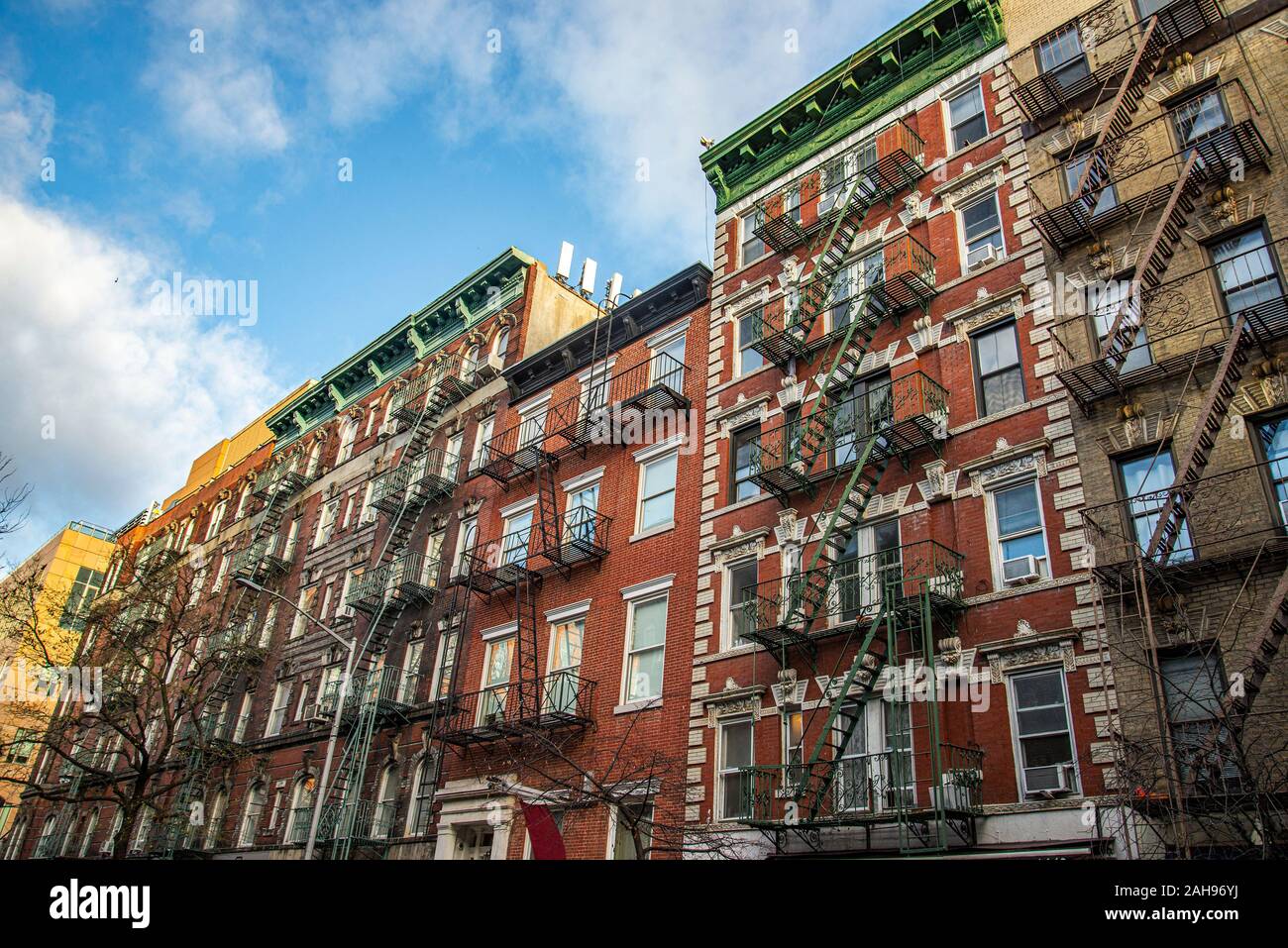 Different buildings in New York Stock Photo - Alamy