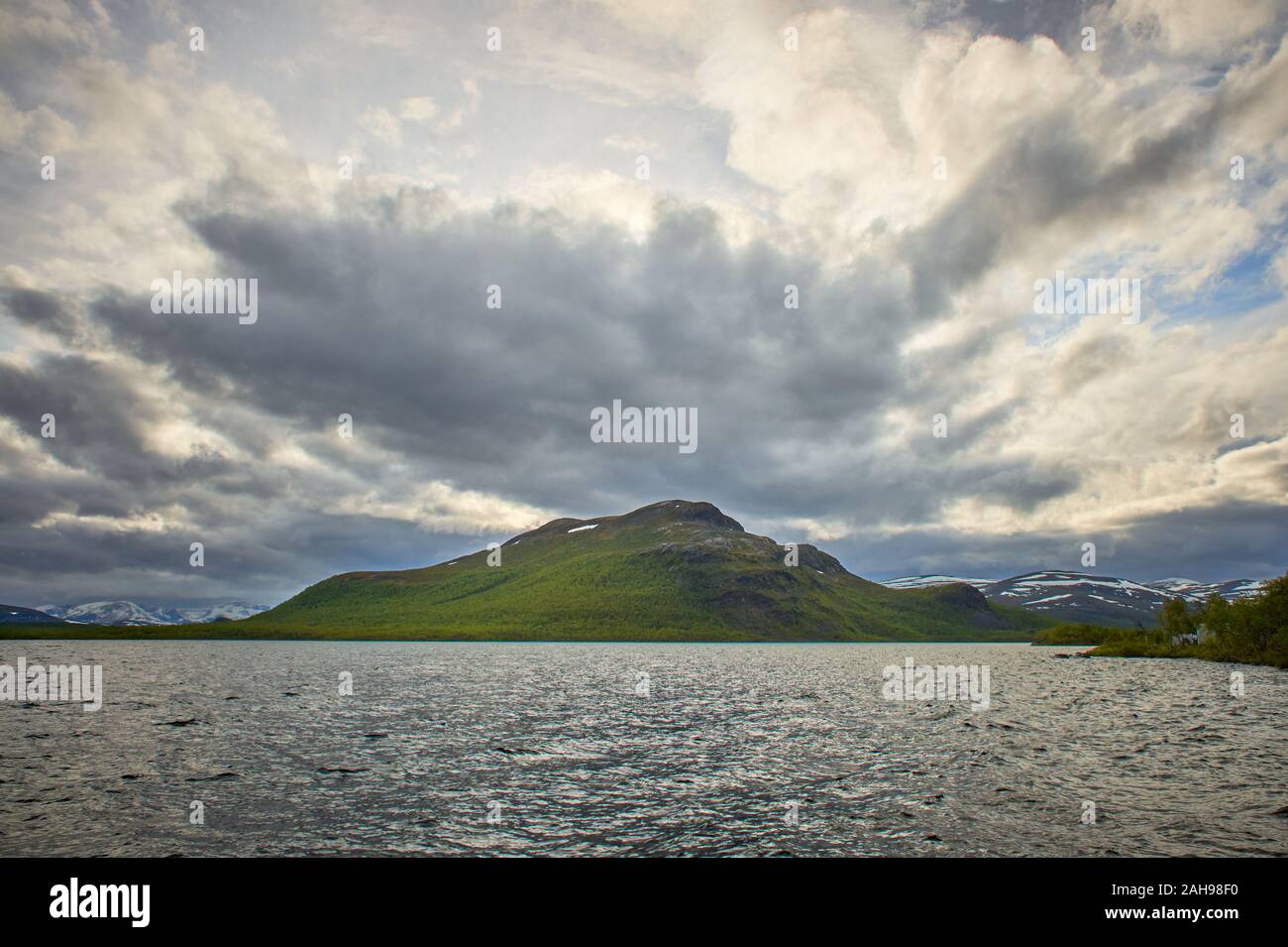 Dramatic view of Lake Kilpisjarvi and Malla fells, Enontekija, Finnish ...