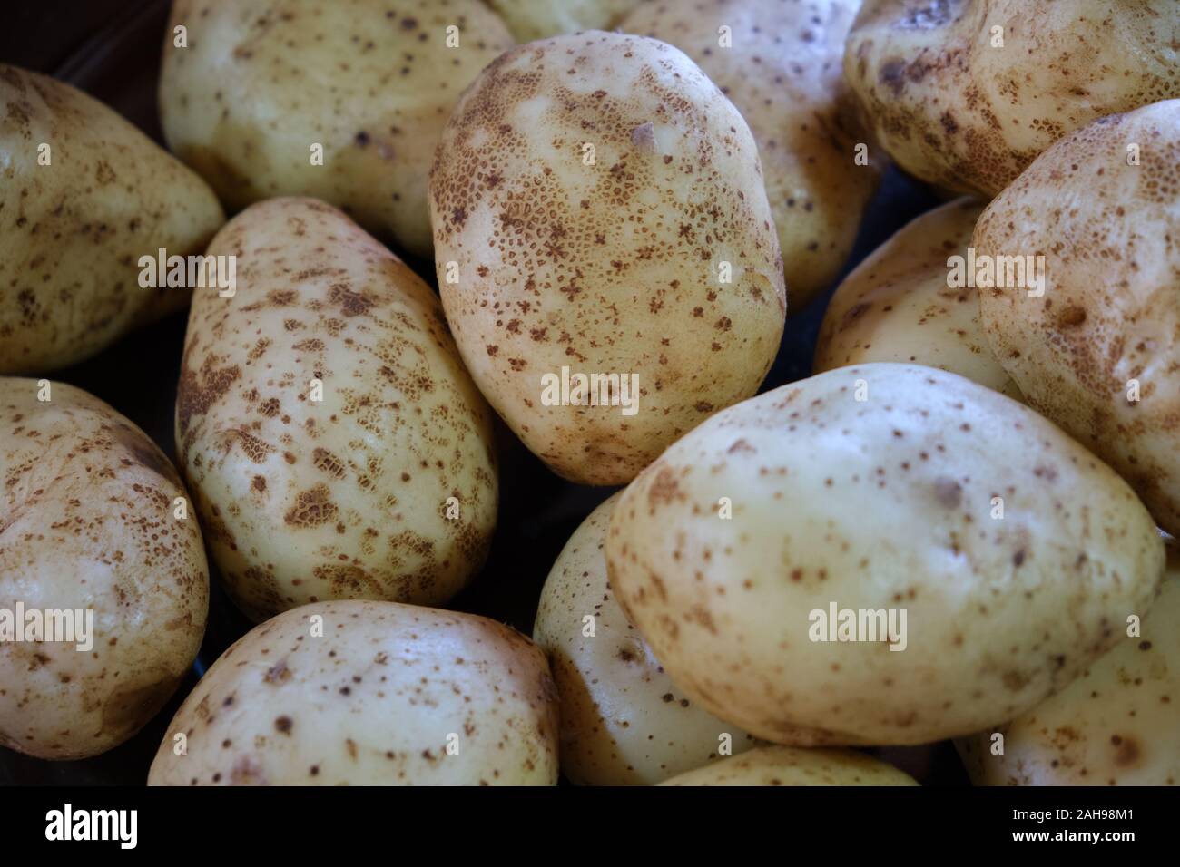 Many potatoes hi-res stock photography and images - Alamy