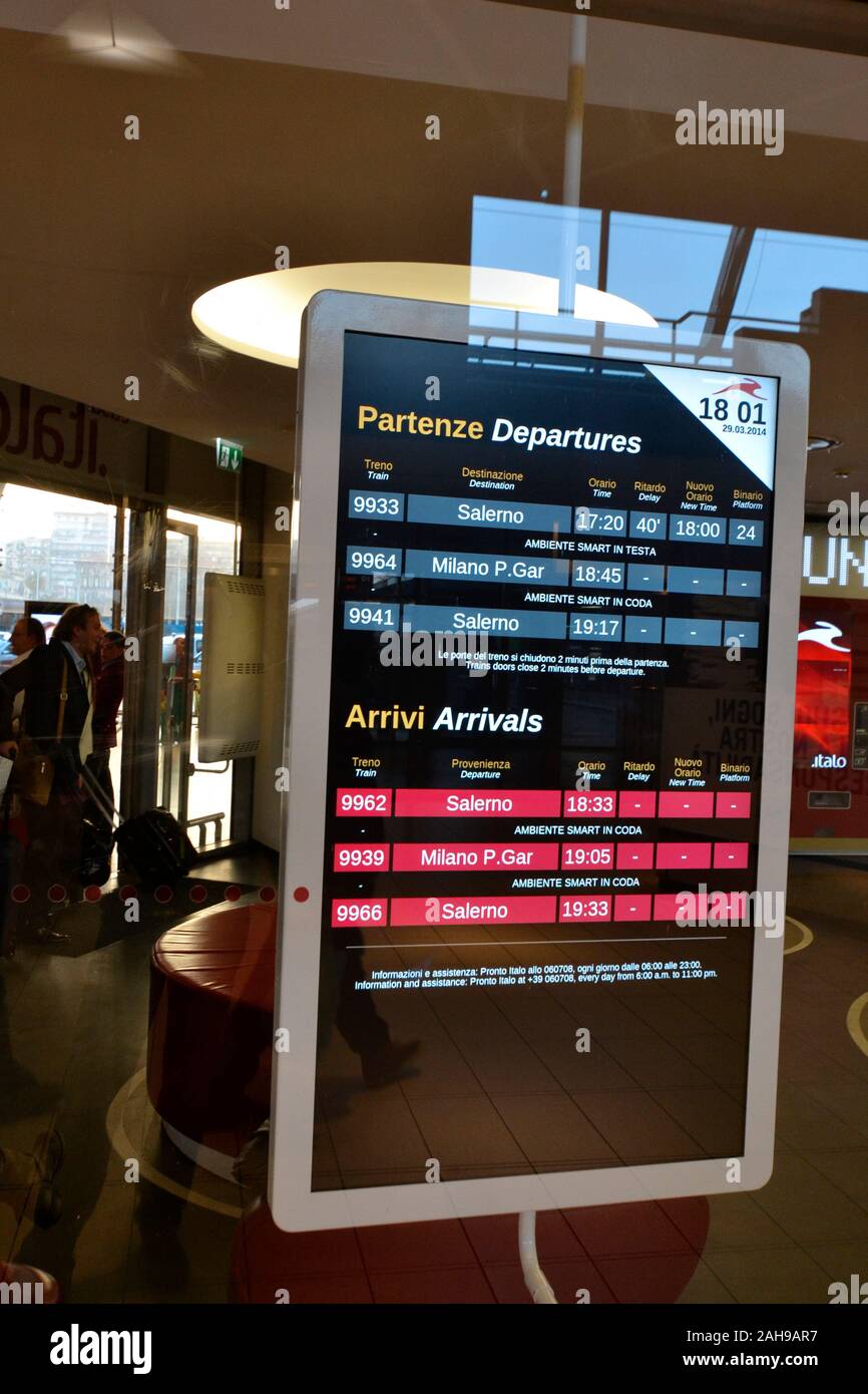 Train Timetable Board Stock Photos & Train Timetable Board Stock Images ...