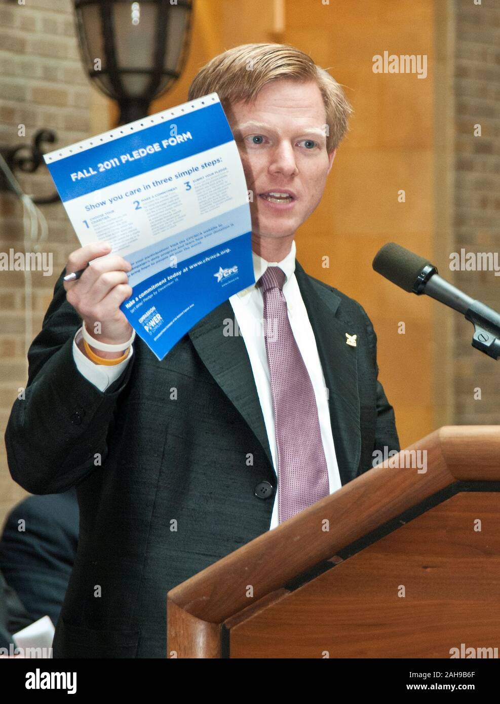 Speaking combined hi-res stock photography and images - Alamy