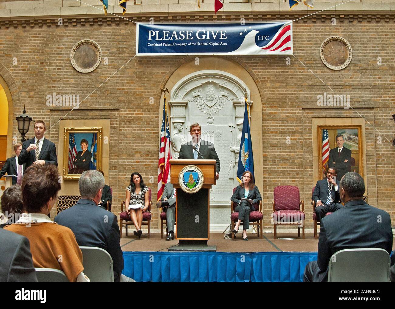 Tom vilsack speaking 2011 hi-res stock photography and images - Alamy