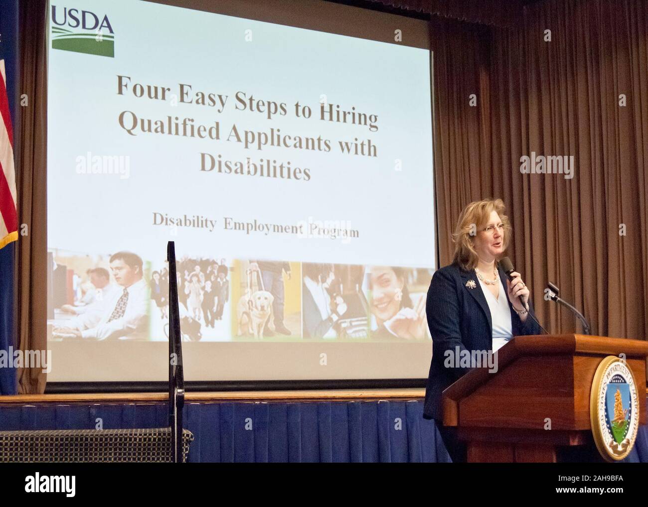 Usda speaker hi-res stock photography and images - Alamy