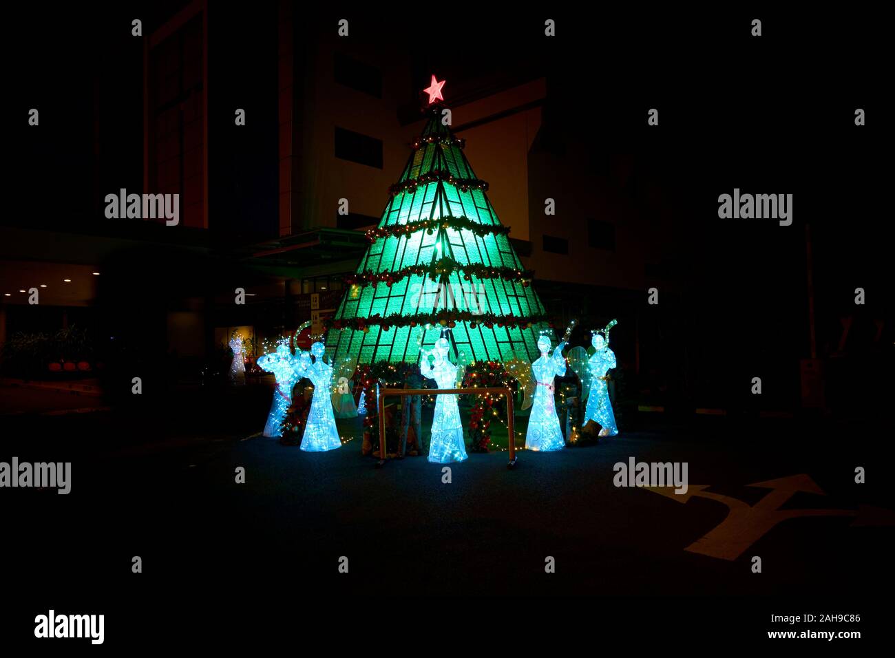 Fake pyramid hi-res stock photography and images - Alamy