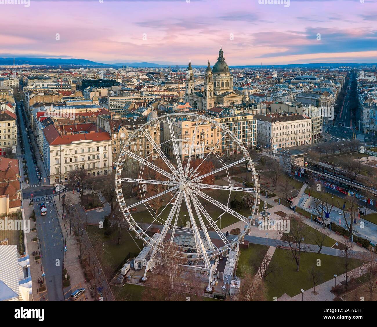 Budapest hungary erzsebet square hi-res stock photography and images ...