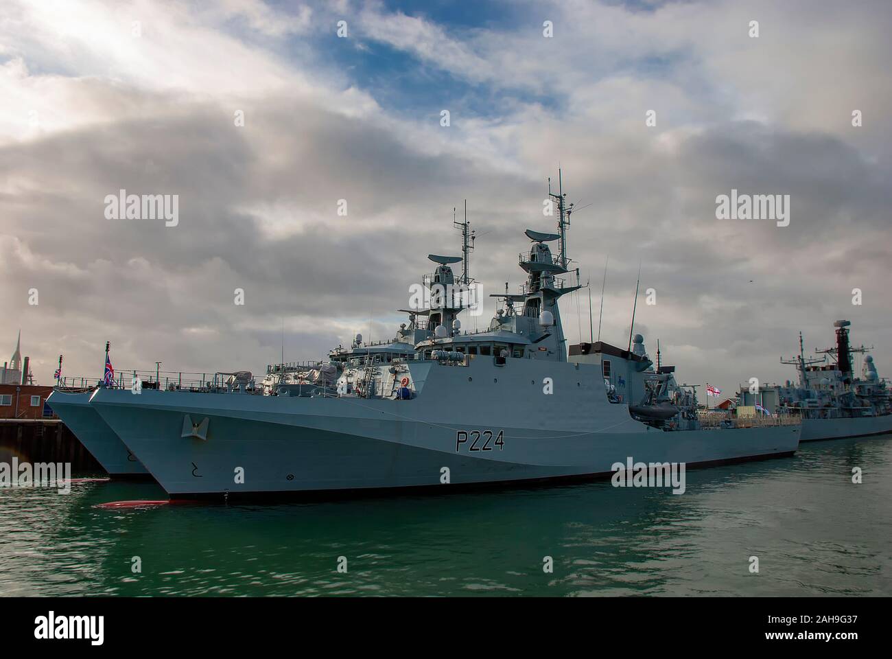 River class offshore patrol vessels hi-res stock photography and images ...