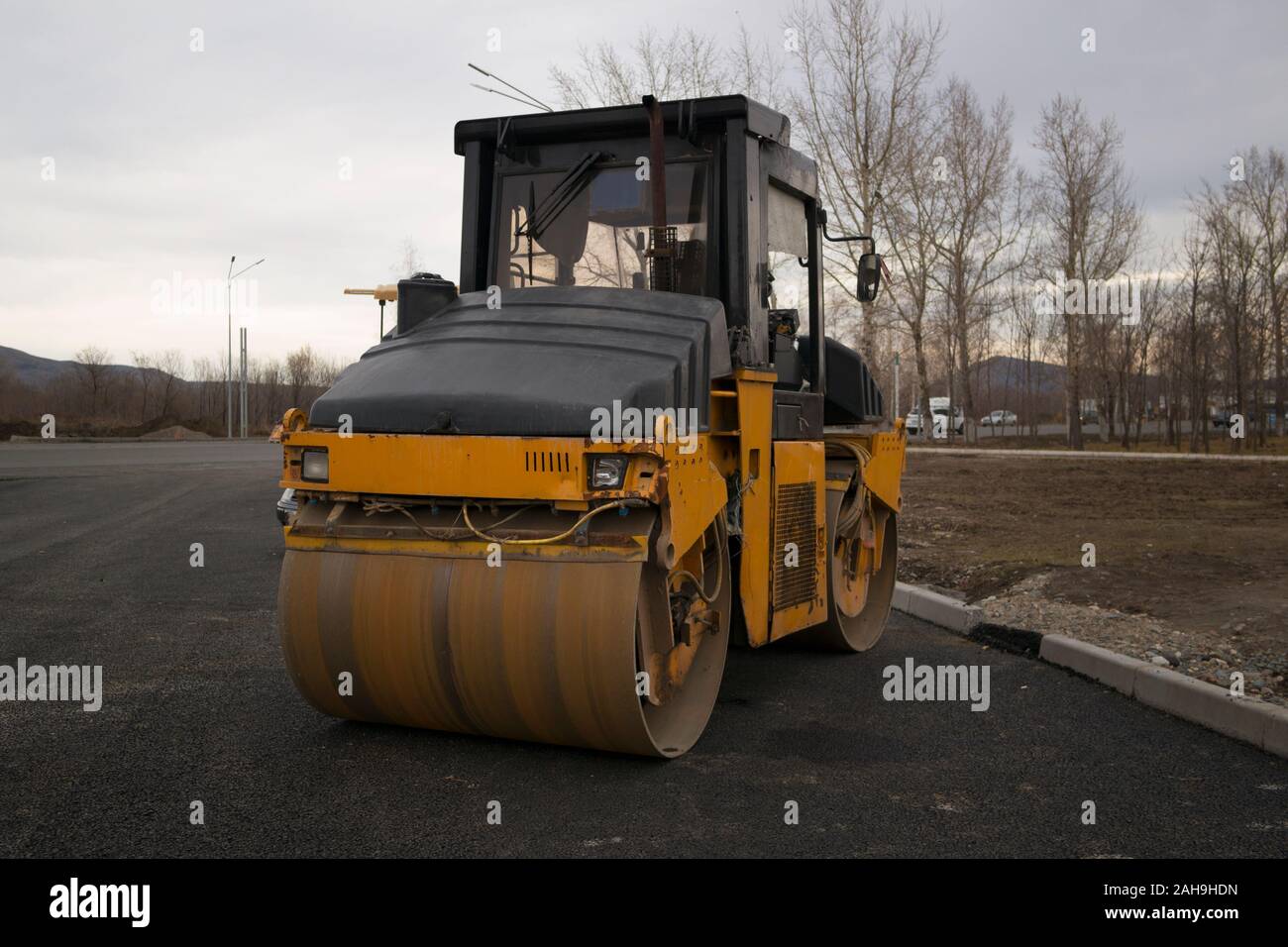 Asphalt road rollers hi-res stock photography and images - Alamy