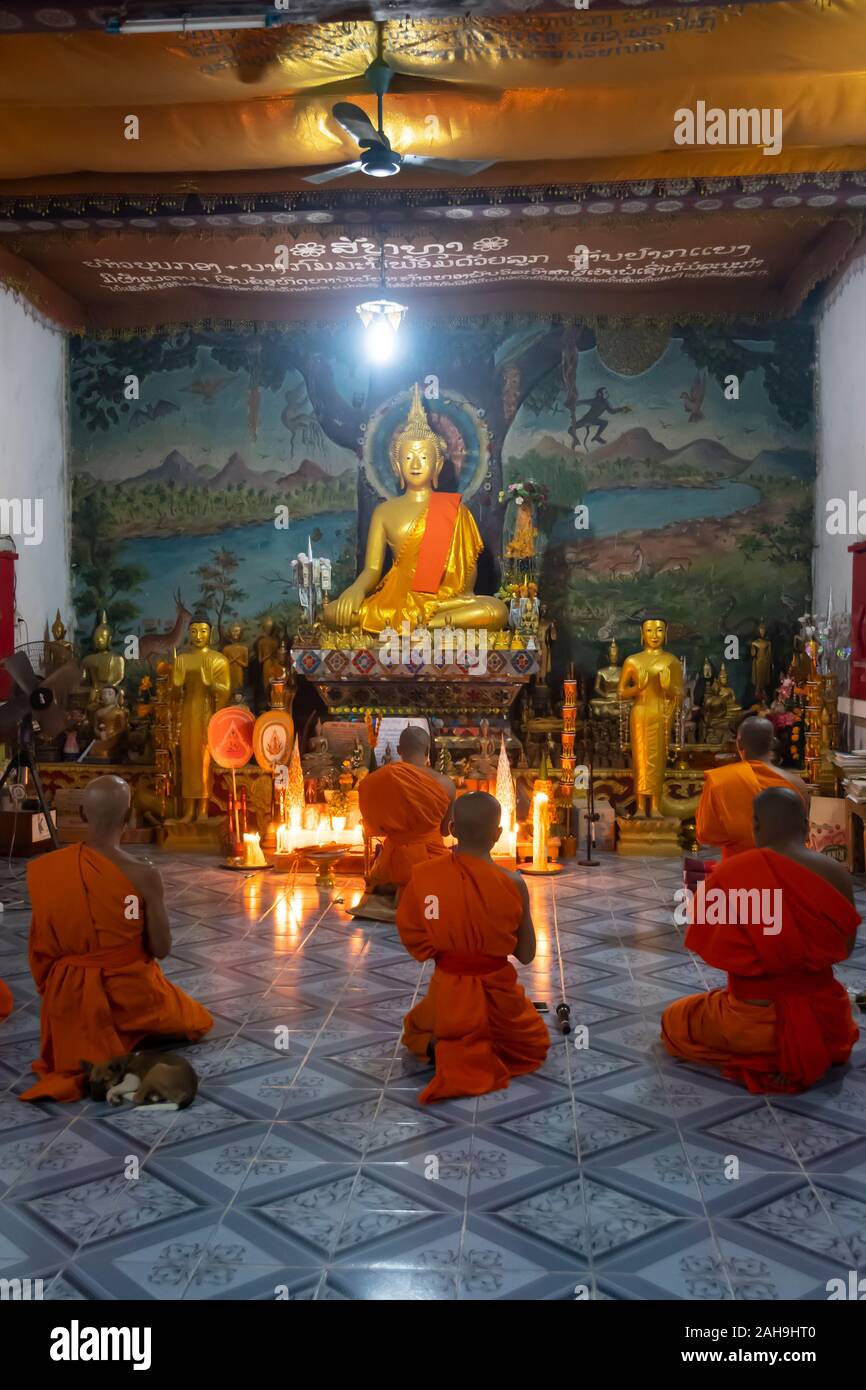Wat Sin Jong Jaeng temple in Pak Beng, Laos Stock Photo - Alamy