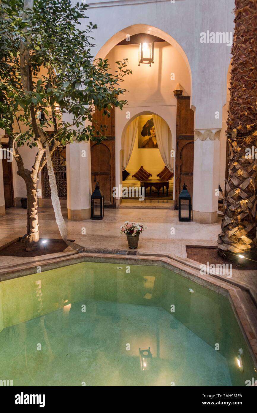 Moroccan architecture square hi-res stock photography and images - Alamy