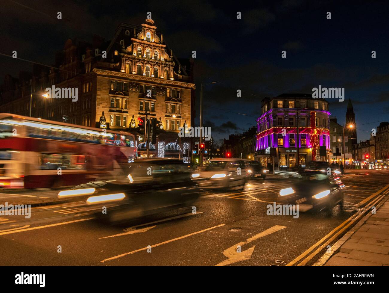 Bus at traffic lights hi-res stock photography and images - Alamy