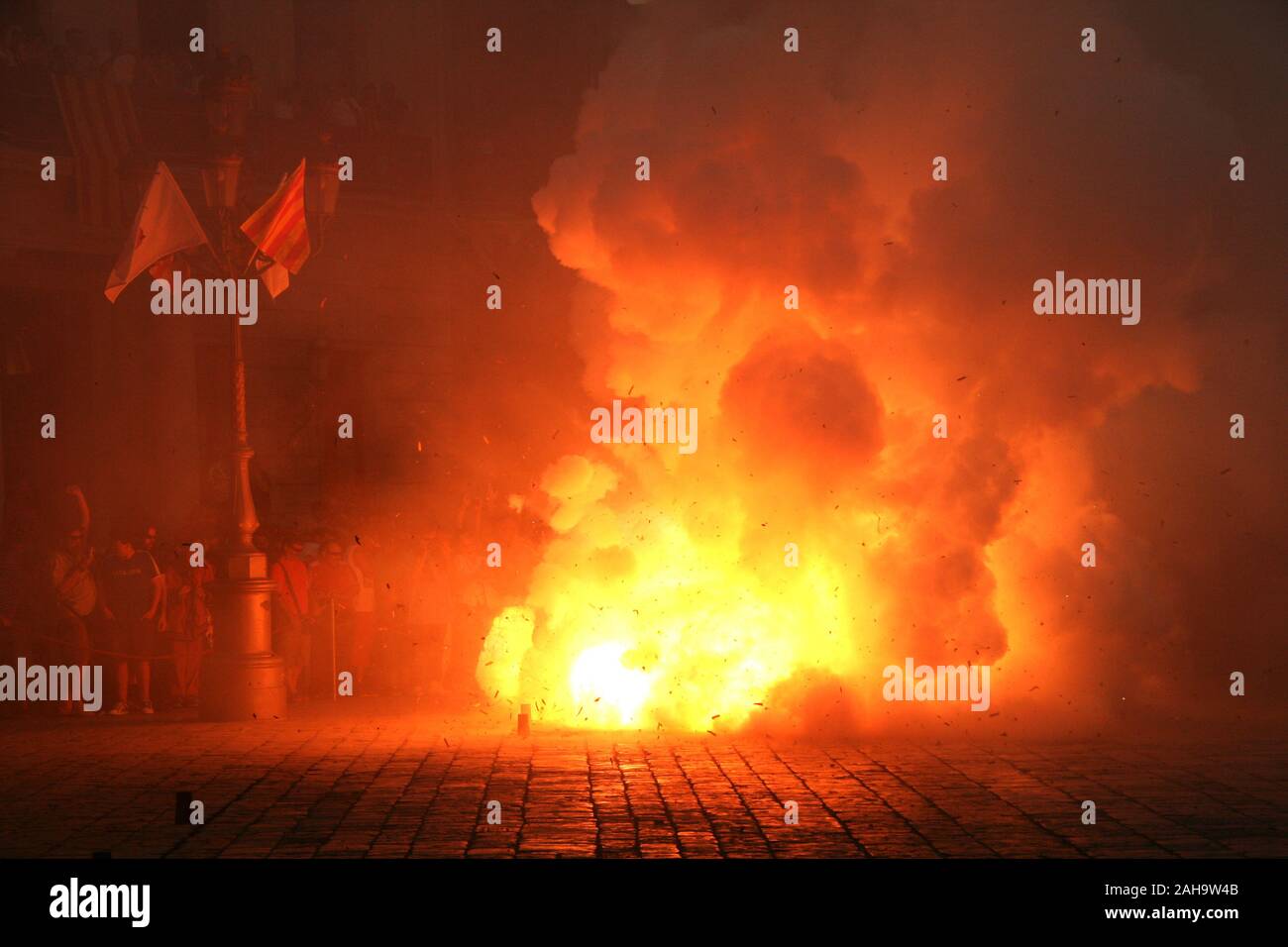 Firecracker explosive hi-res stock photography and images - Alamy