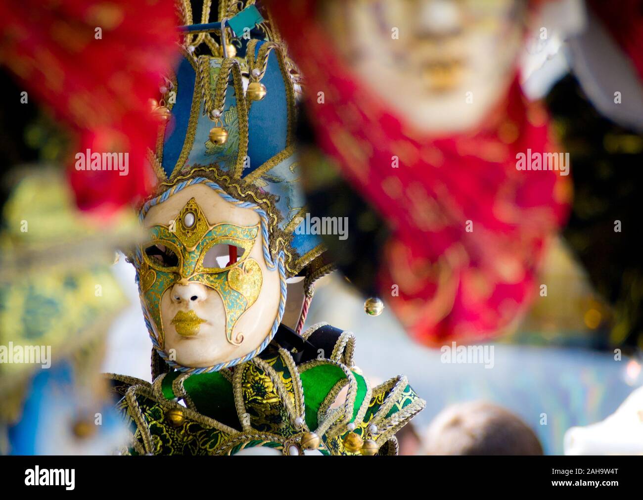 Authentic and original Venetian full-face masks for Carnival in street ...