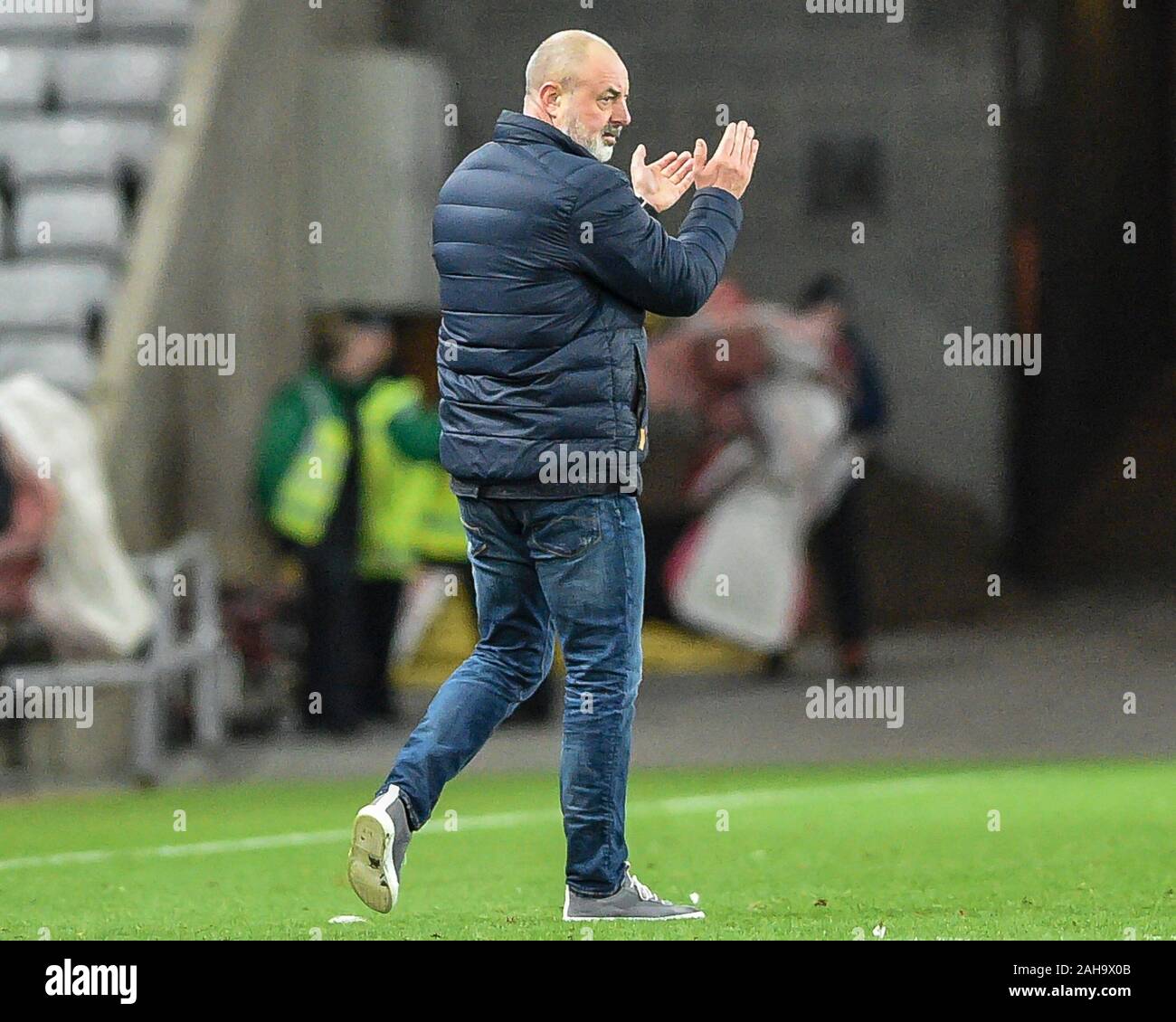 Keith hill football manager hi-res stock photography and images - Alamy