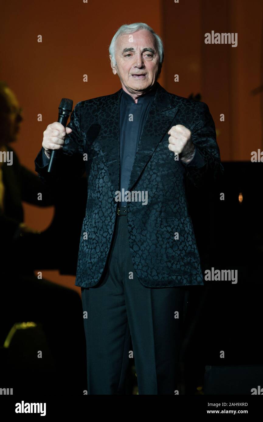 Cabaret prize hi-res stock photography and images - Alamy