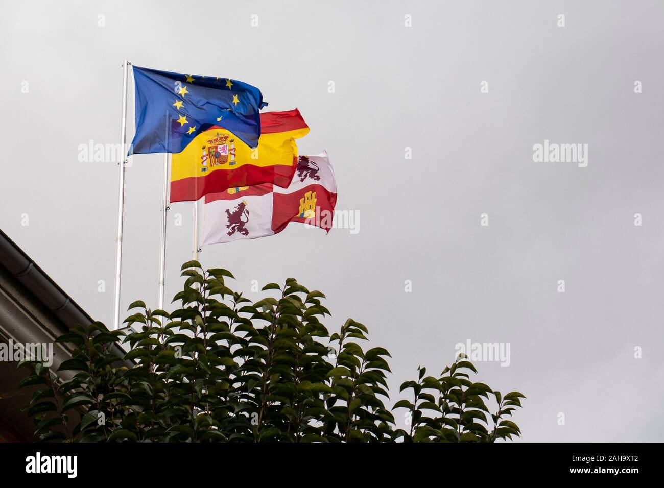 Flags of castile hi-res stock photography and images - Alamy