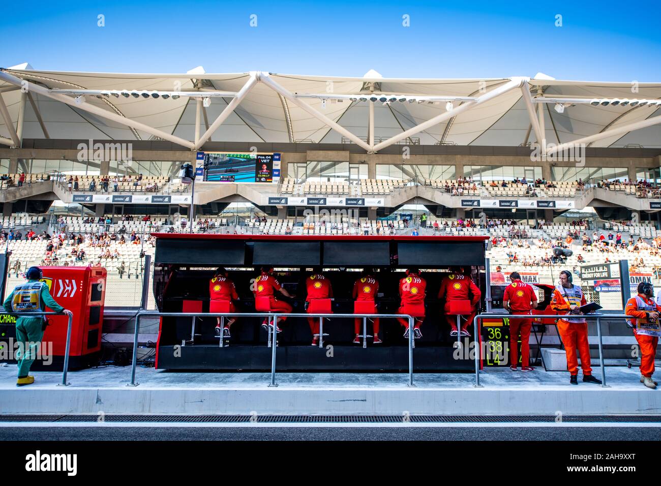 Ferrari pit wall hi-res stock photography and images - Alamy