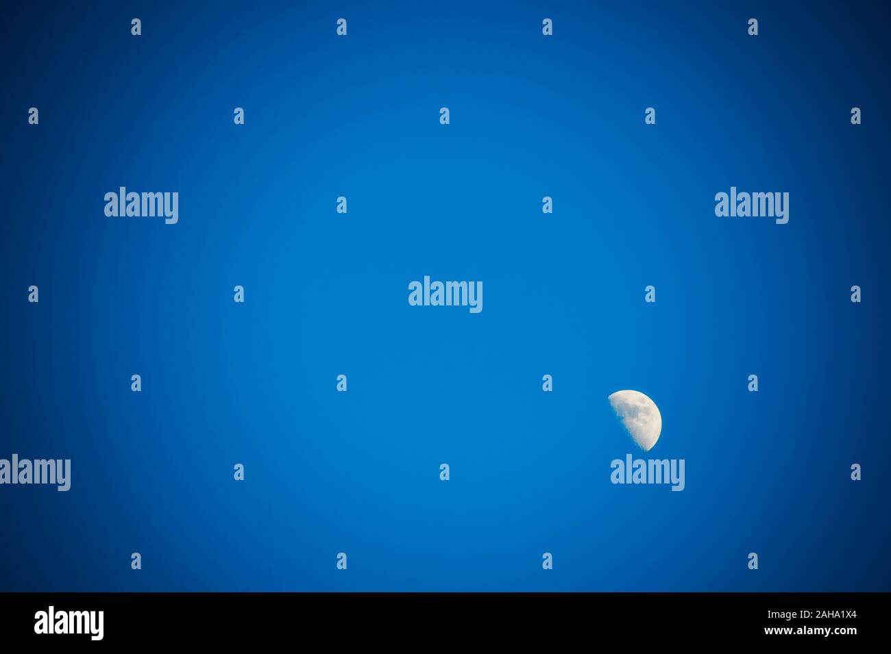 Half light half dark backdrop hi-res stock photography and images - Alamy