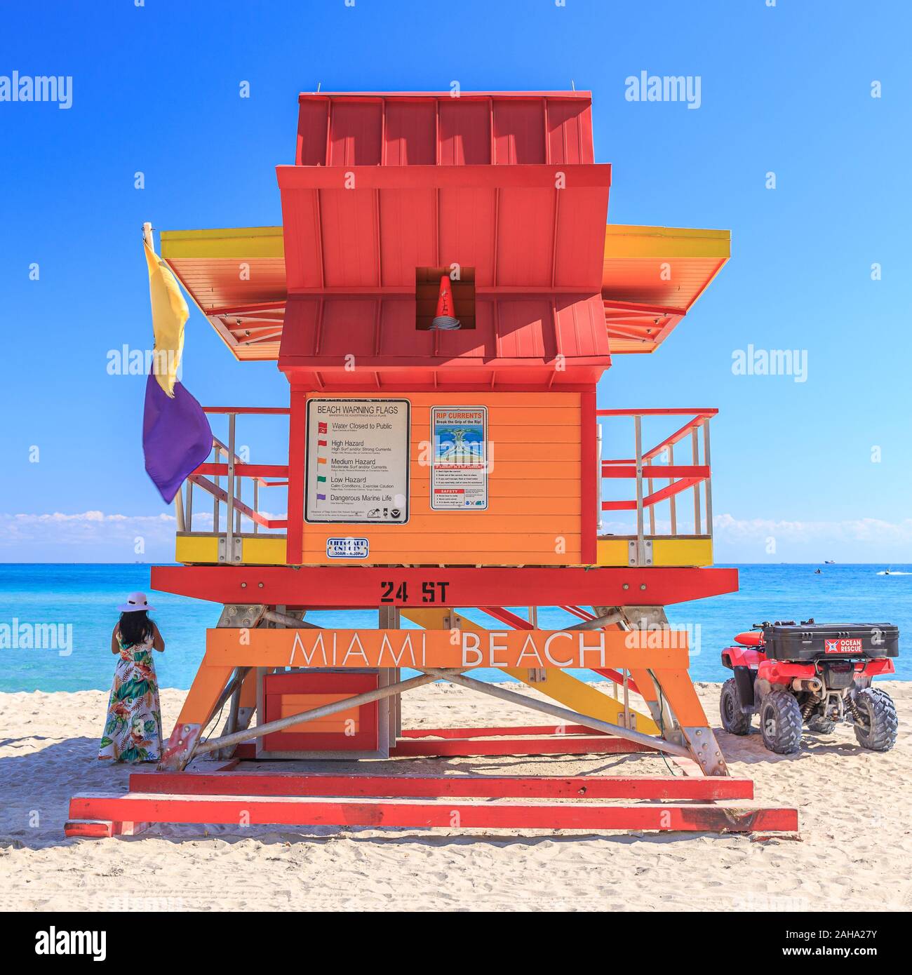 Colorful lifeguard hut at Miami Beach Stock Photo - Alamy