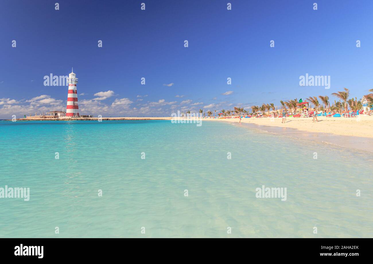 Tropical beach with lighthouse on an Bahamas island Stock Photo - Alamy
