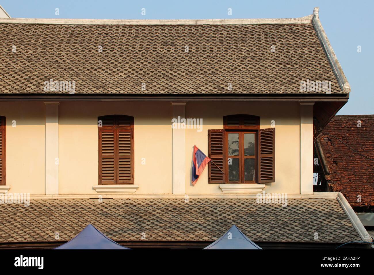 building (house ?) in luang prabang (laos Stock Photo - Alamy