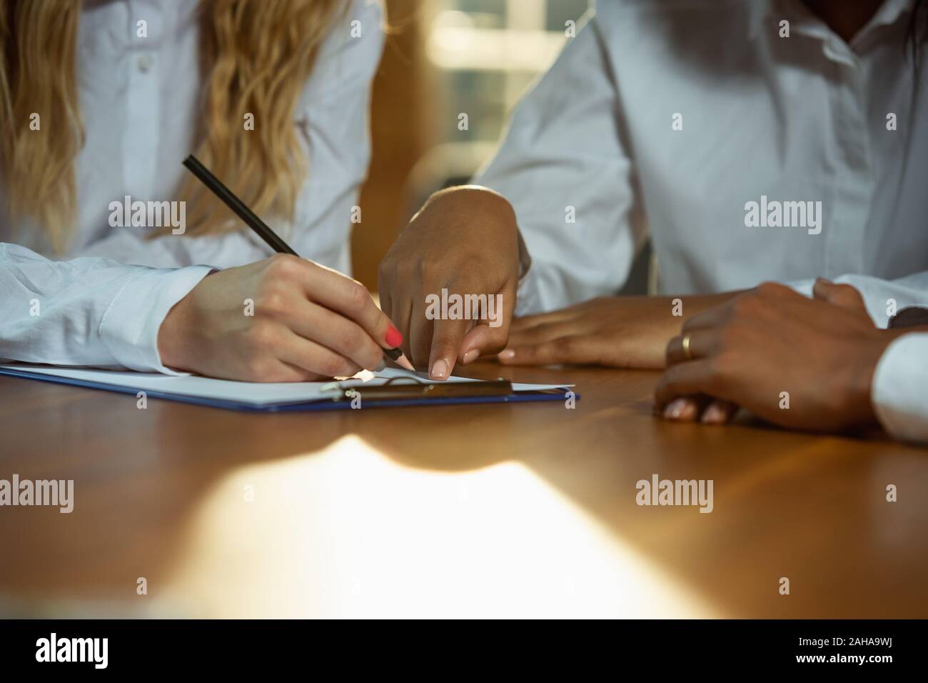 Inrecognizable person hi-res stock photography and images - Alamy