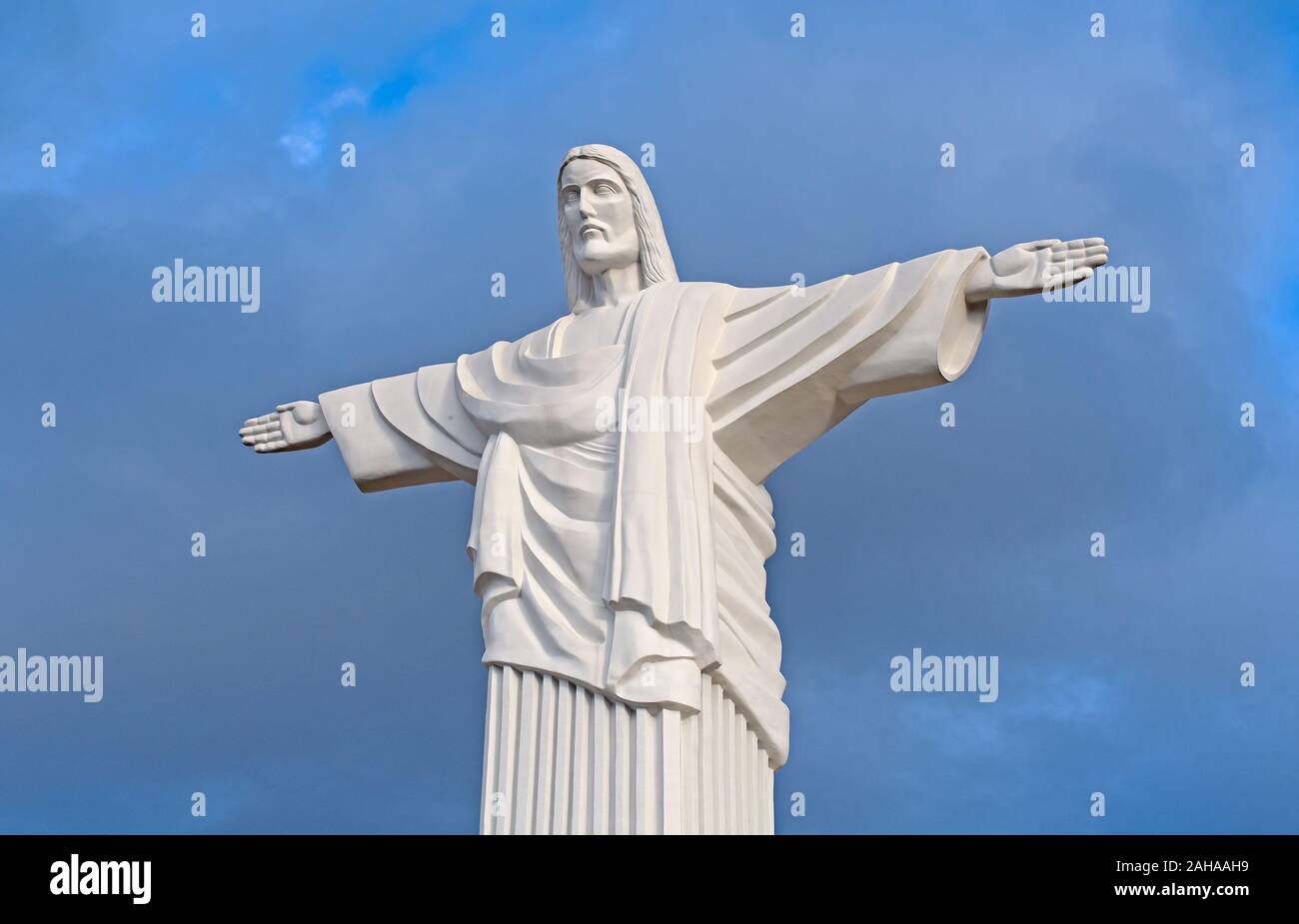 Statue of Jesus Christ with hands outstretched Stock Photo - Alamy