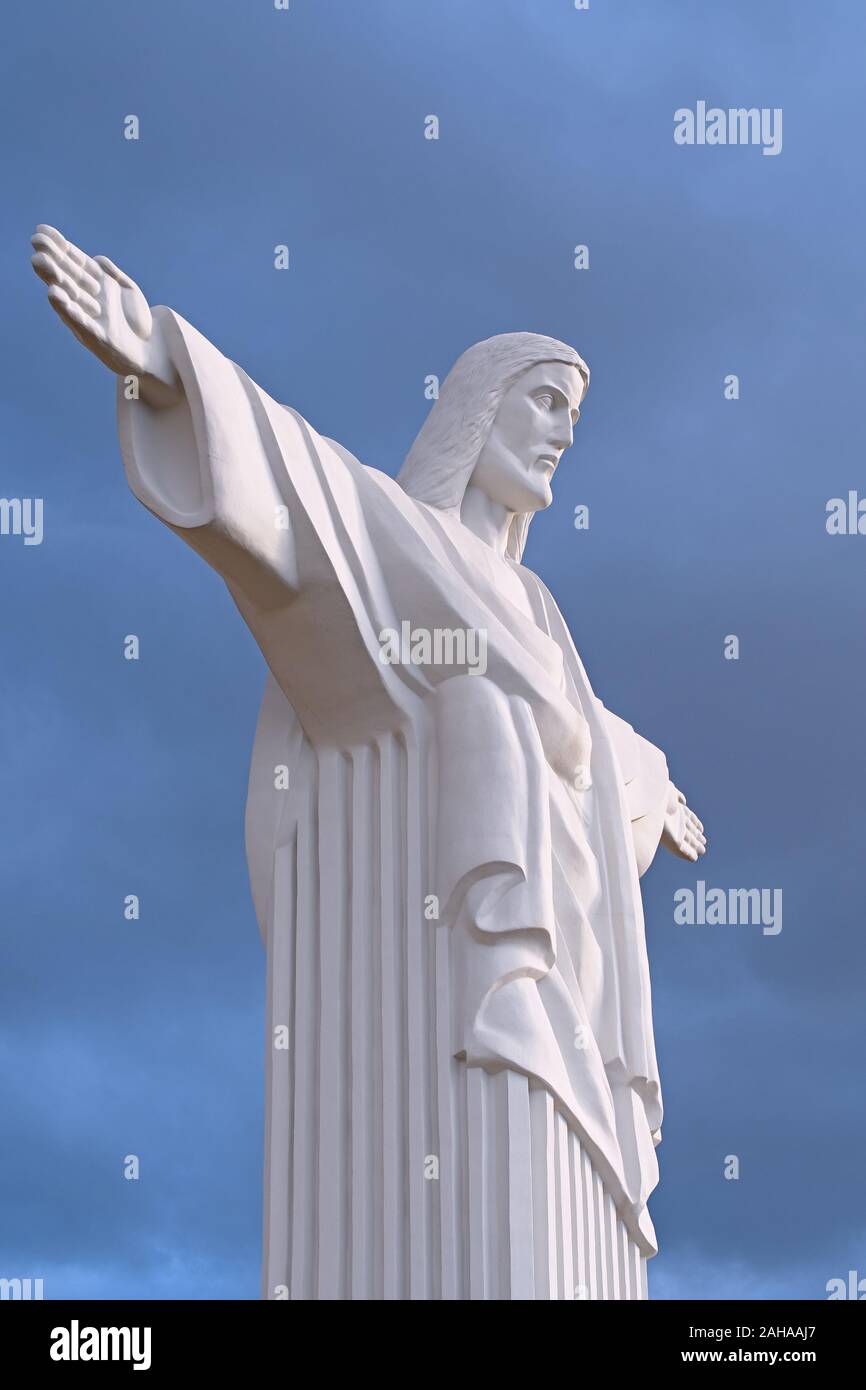 Statue of Jesus Christ with hands outstretched Stock Photo - Alamy