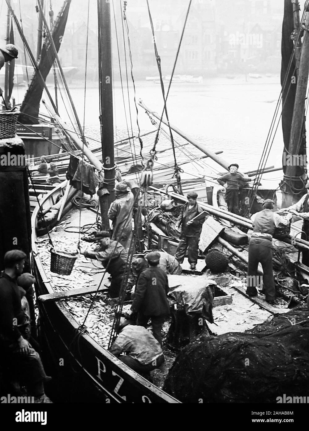 Vintage fishing boat hi-res stock photography and images - Alamy