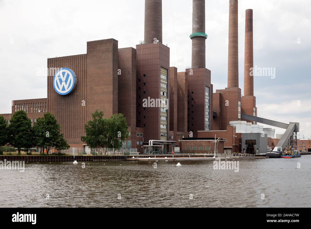Volkswagen plant in wolfsburg hi-res stock photography and images - Alamy