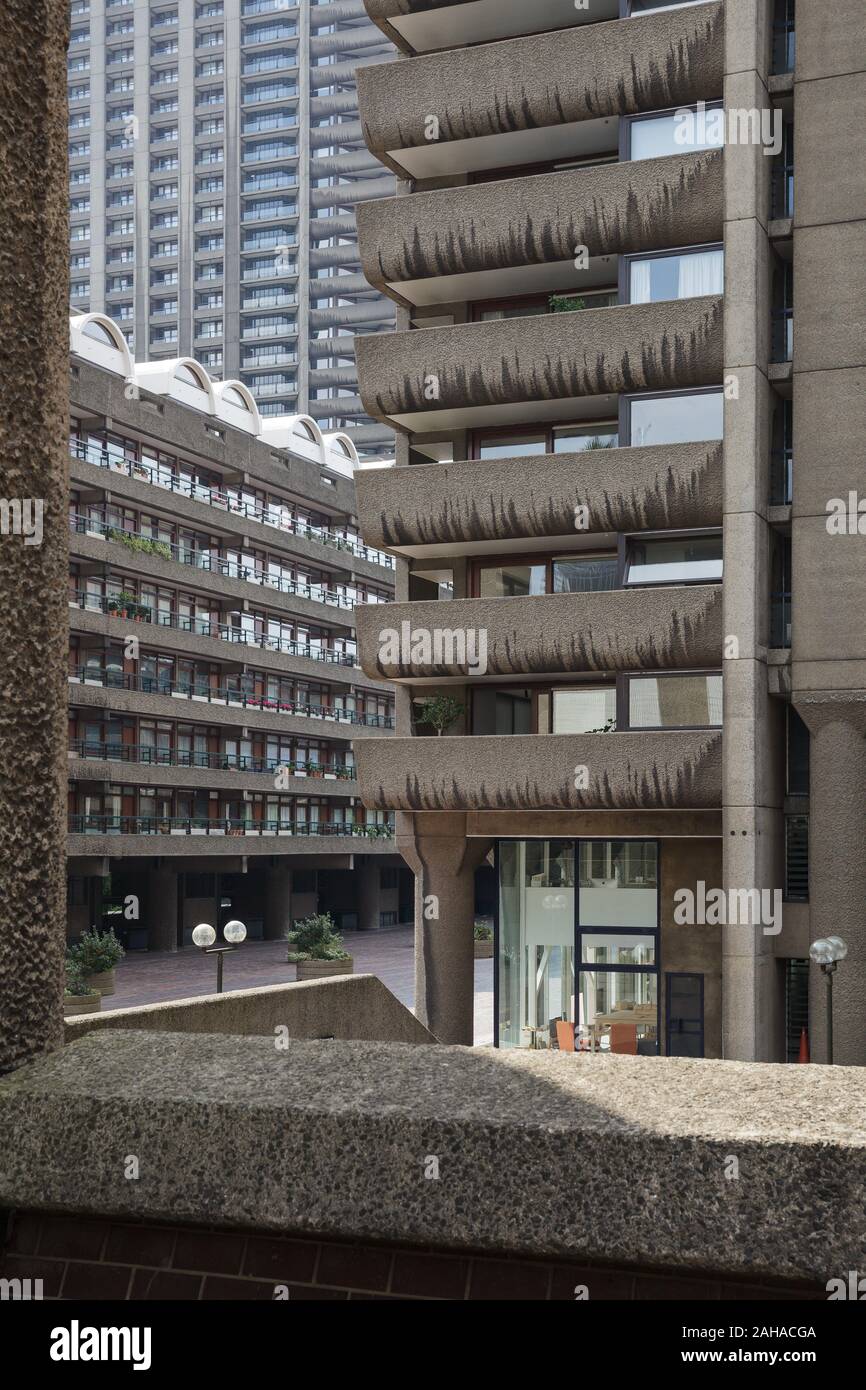 Exposed aggregate concrete facades hi-res stock photography and images ...