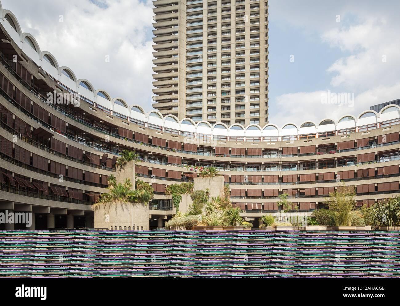 Exposed aggregate concrete facades hi-res stock photography and images ...