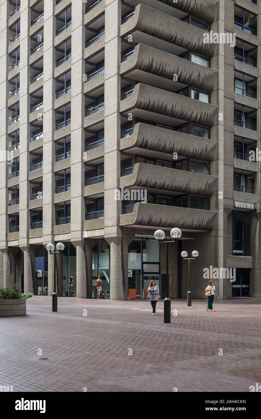 Exposed aggregate concrete facades hi-res stock photography and images ...