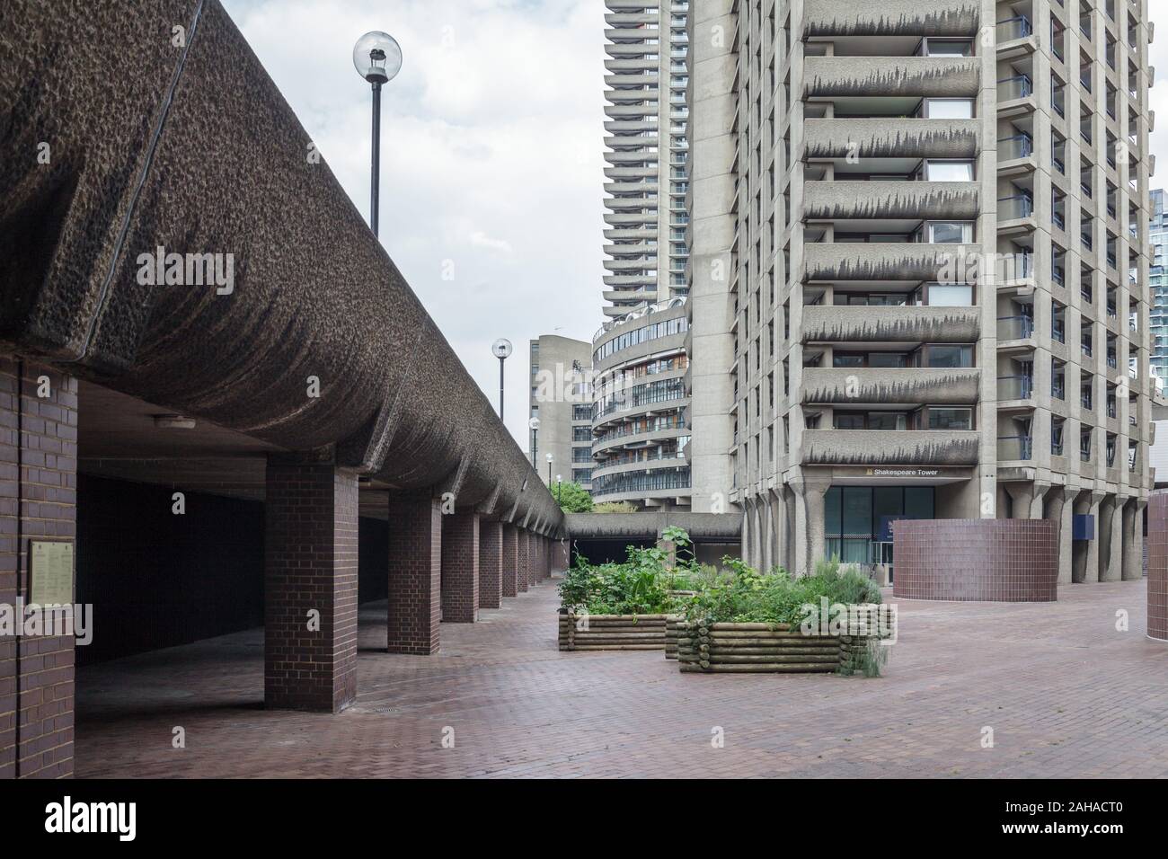 Exposed aggregate concrete facades hi-res stock photography and images ...