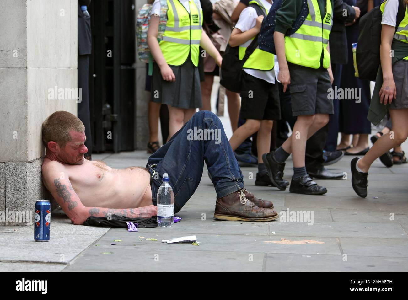 Homeless london drunk sleeping hi-res stock photography and images - Alamy