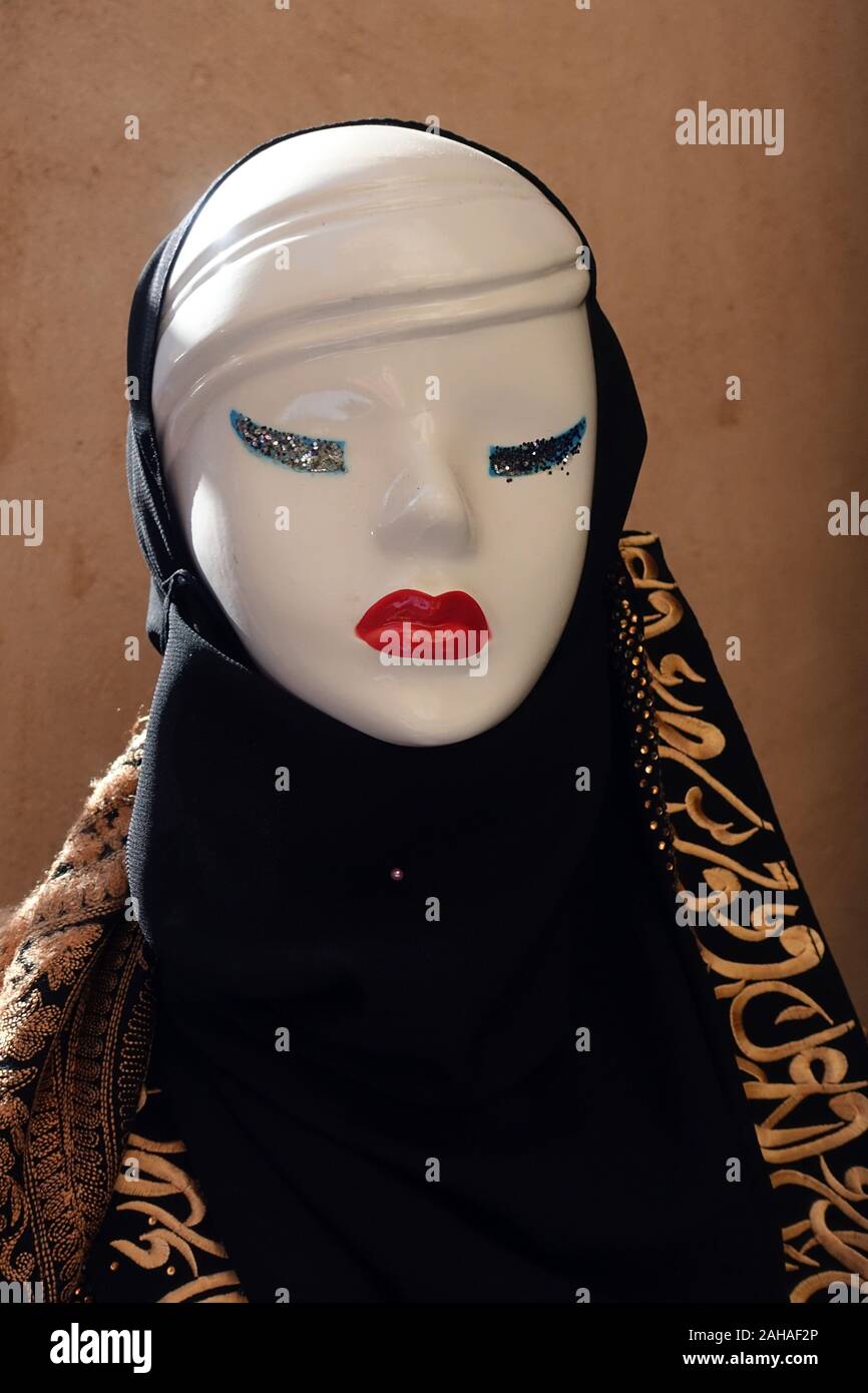 26032018 Dubai Dubai United Arab Emirates Female Mannequins In Traditional Arabic