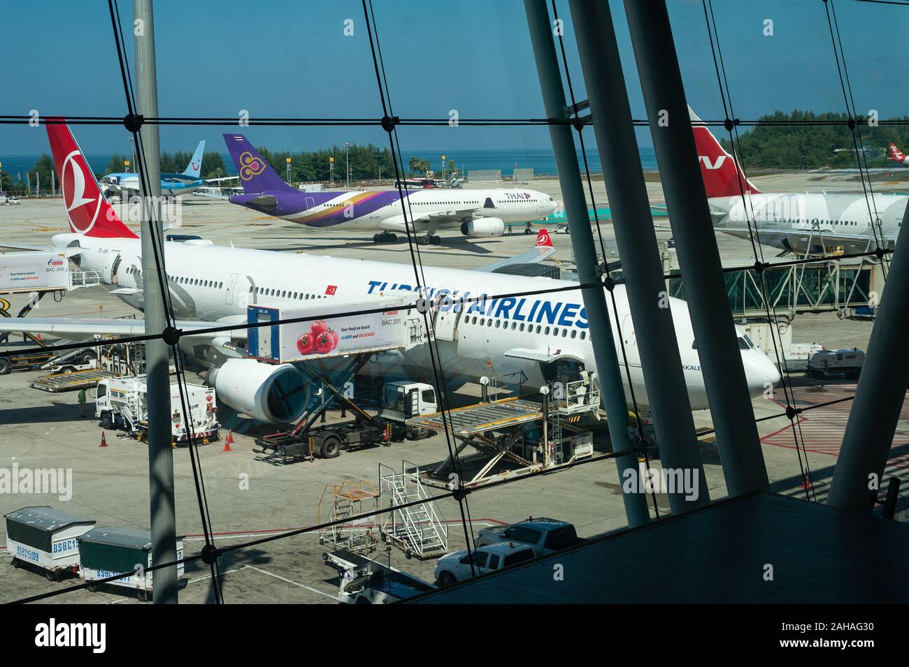 Asian airlines on airfield phuket hi-res stock photography and images ...
