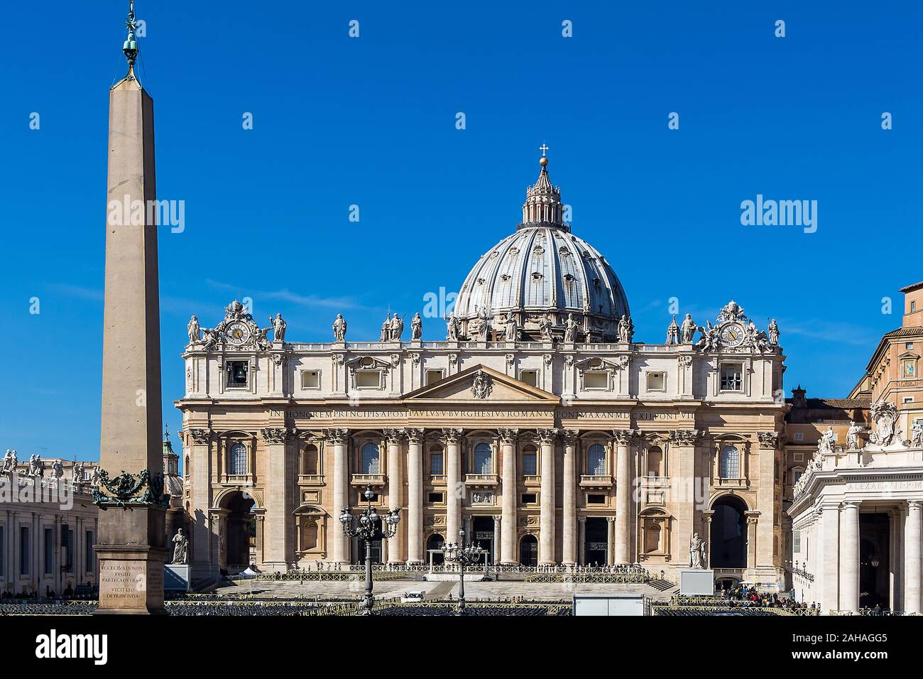 Petersdom hi-res stock photography and images - Alamy