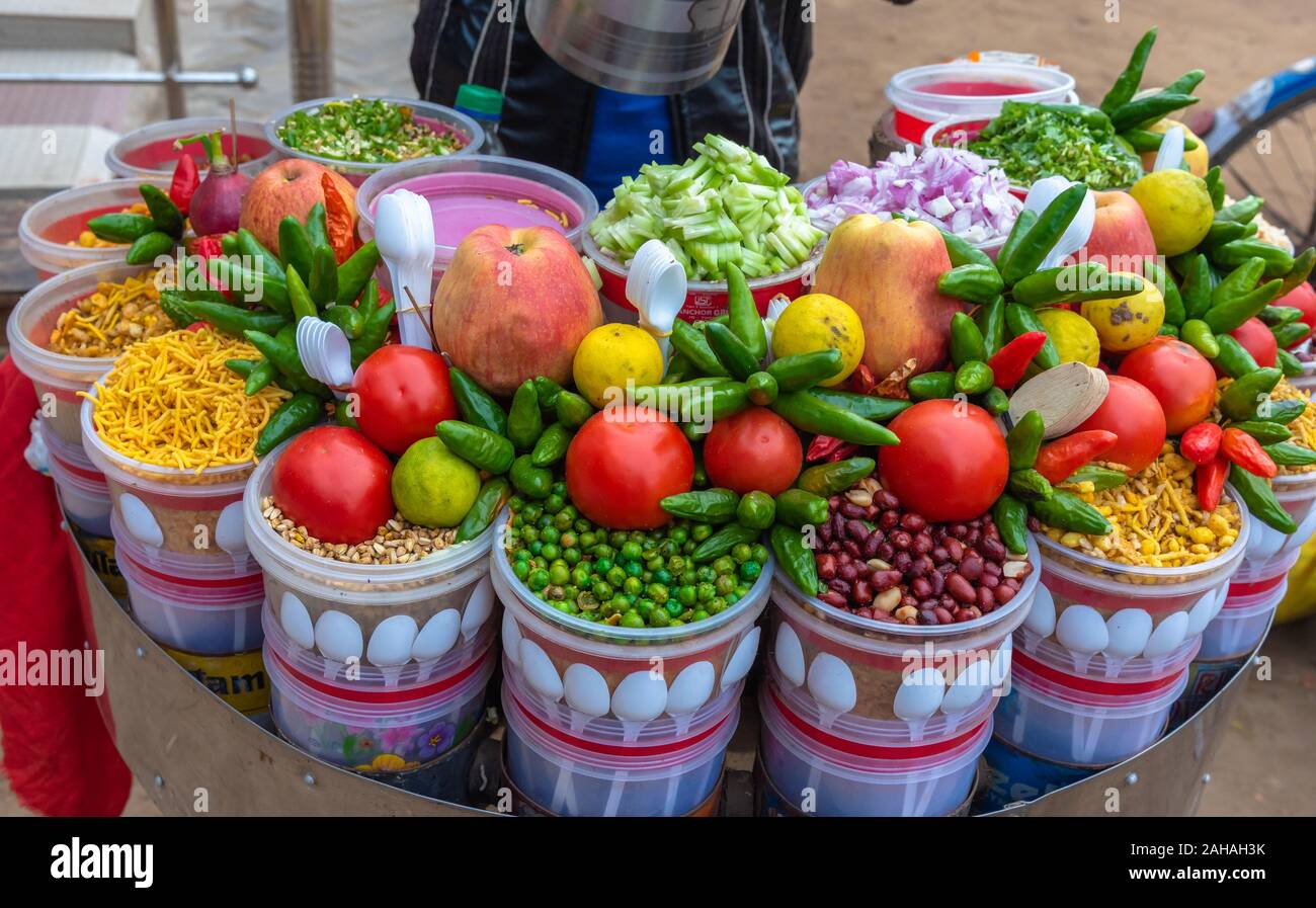 Jhal muri hi-res stock photography and images - Alamy