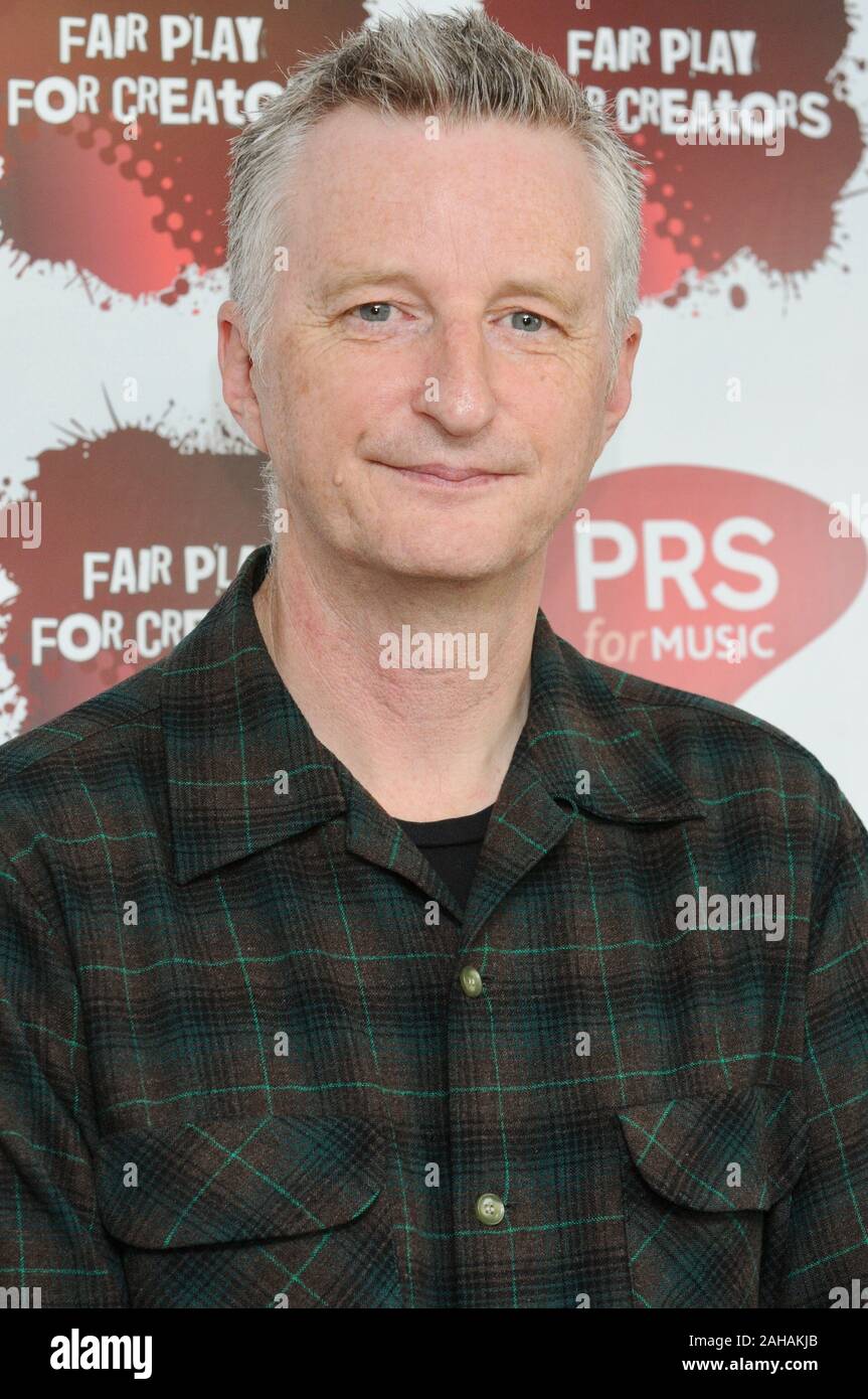 Billy bragg musician hi-res stock photography and images - Alamy
