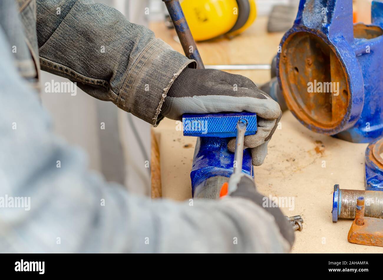 Vice bench hi-res stock photography and images - Alamy